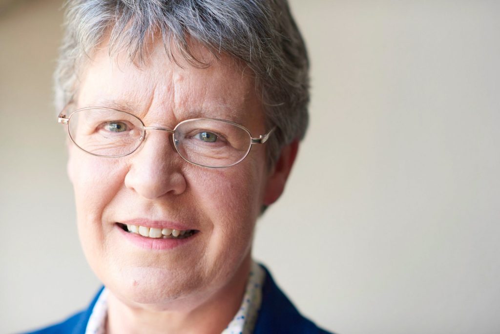 Jocelyn Bell Burnell ve Radyo Astronomisinde Pulsarların Keşfi - Dünya ...
